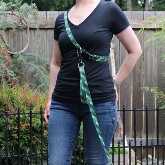 Hands-Free Dog Leash Attachments – Stylish & Secure Walks